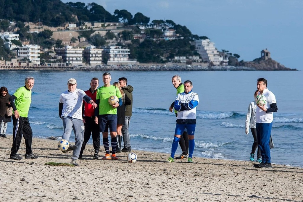 Alassio, la decima edizione del “Footgolf in spiaggia” per l’AIRC ...
